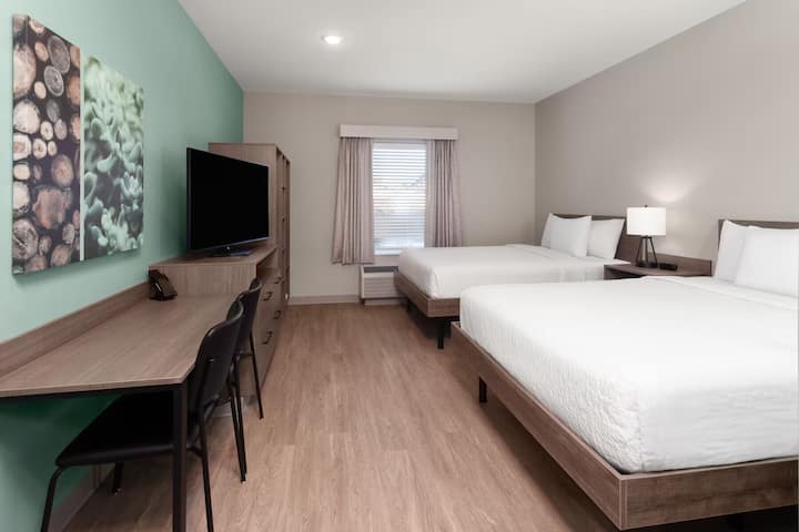 2 Queen Suite | Echo Madison | Pets Allowed - Madison, WI