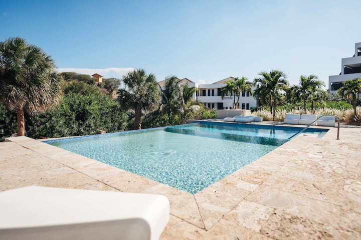 Blue Bay Stylish Seabreeze Home - Curaçao