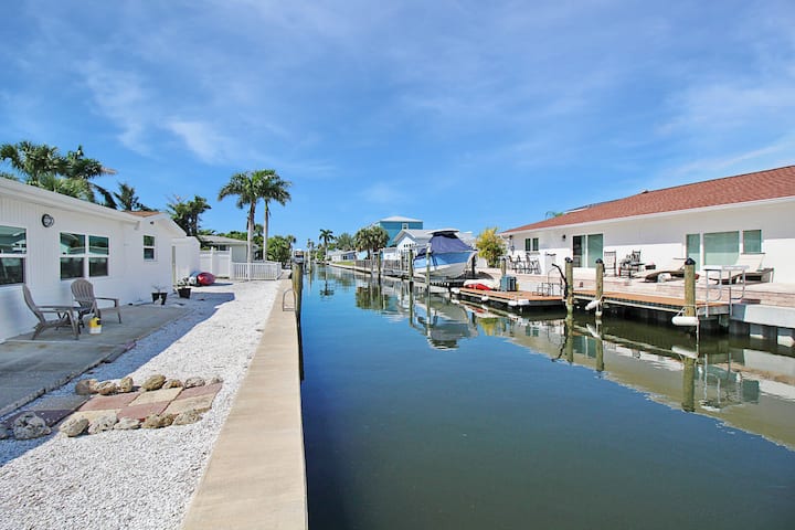 Canal Front - Longboat Key - Beach Breeze Bungalow - Longboat Key, FL