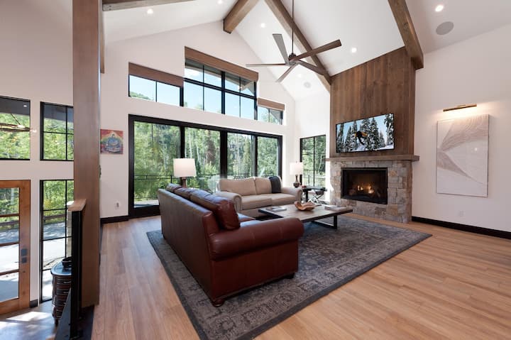 Brand New Luxury Home Across From Purg | Hot Tub - Silverton, CO