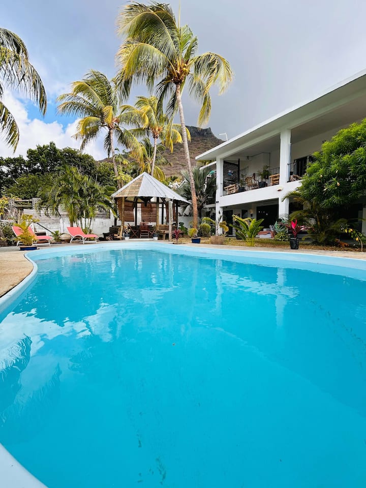 Sea View 1 Bedroom Apt With Pool - Mauritius