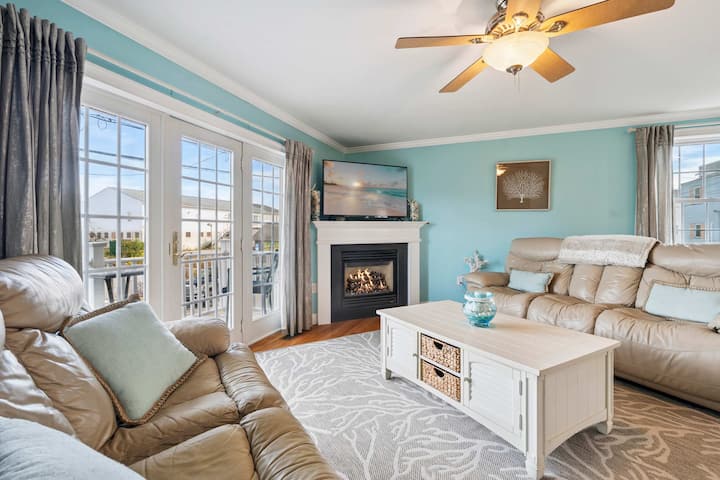 Rooftop Tide | Ocean Views | Gas Fireplace - Carousel, Salisbury