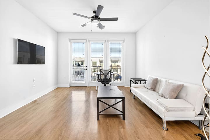 Clean & Stylish 1bd Close To Raymond James - Tampa, FL