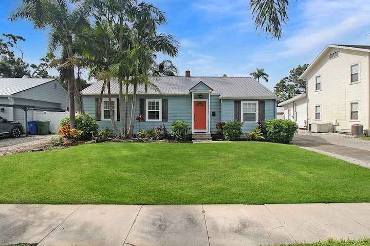 Charming Bradenton Getaway - Flip Flop Retreat - Bradenton, FL