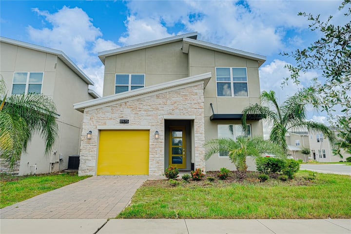 5 Themed Bedrooms Just Minutes From Disney - Davenport, FL