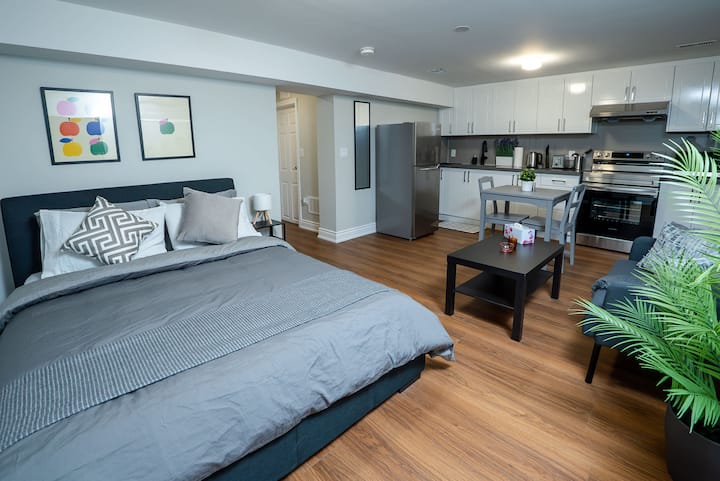 Studio Apartment B | Full Kitchen | Cozy & Modern - Brampton