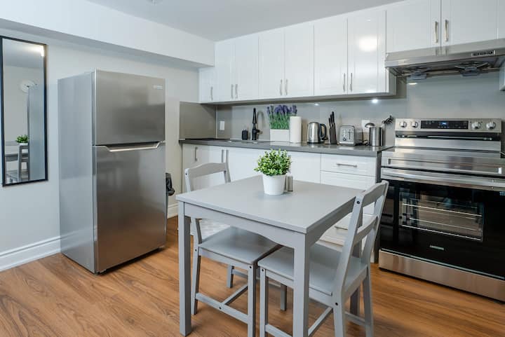 Studio Apartment B | Full Kitchen | Cozy & Modern - Brampton