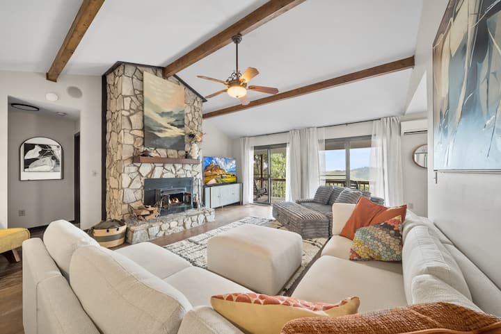 Lodge & Views At App Ski Mountain–mountain Sunrise - Boone, NC