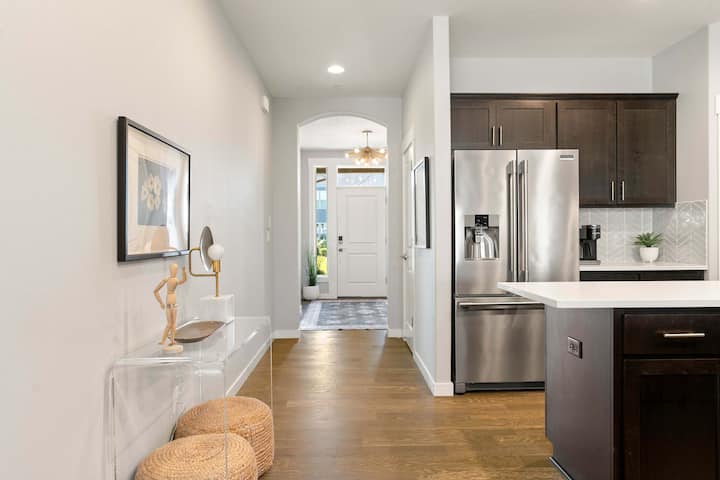 Stylish Family Home In Camas - Washougal, WA