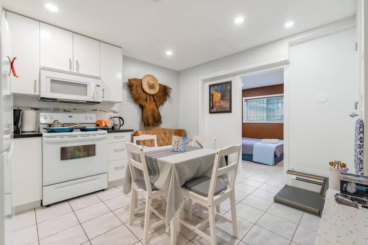 Spacious 3br | Full Kitchen | Fast Wi-fi - Burnaby