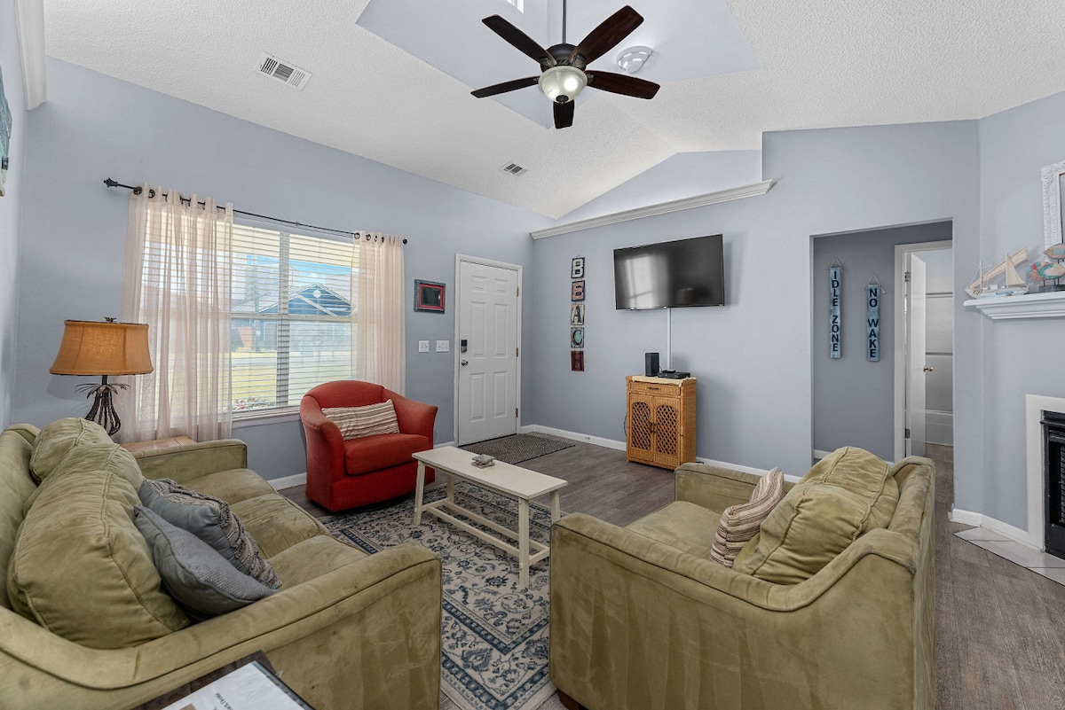 Marchez jusqu'à Emerald Beach - Escapade côtière confortable! - Maisons ...