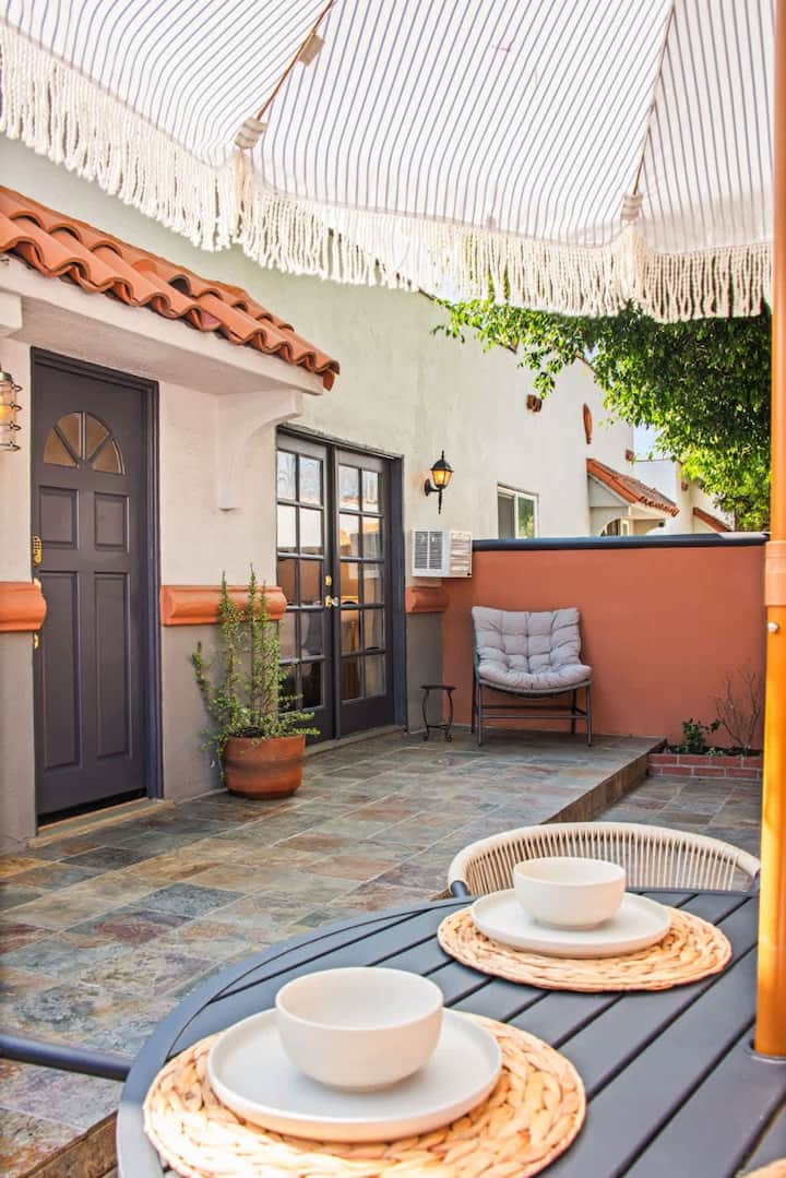 Modern Bungalow In West Hollywood, Complete With A - West Hollywood