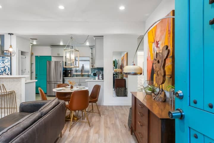 West Hollywood House With Parking: Stylish & Conve - West Hollywood