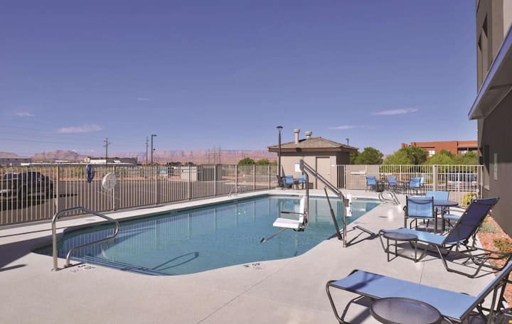 King Studio Suite | La Quinta Page | Pets Allowed - Page