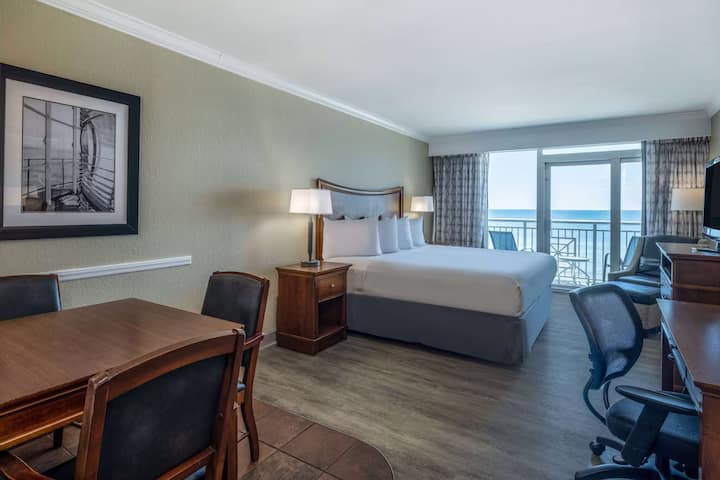 King Efficiency | Sandbar Hotel | Oceanfront View - Myrtle Beach