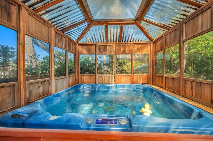 Hot Tub-pool Table-close To Beach And Lighthouse - Newport, OR