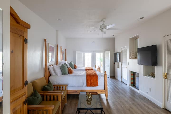 *New*pool, Hot Tub & Pickleball -Desert  Sanctuary - St. George, UT