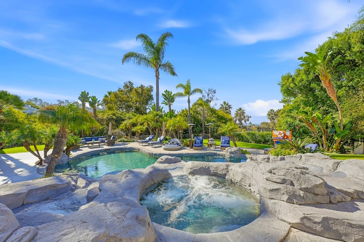 New Home La Jolla Lifestyle Villa With Pool & Spa - San Diego, CA