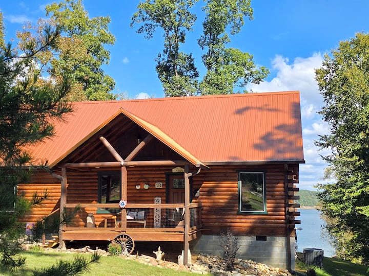 Fox Den – Peaceful Lakefront Cabin On Douglas Lake - Dandridge, TN