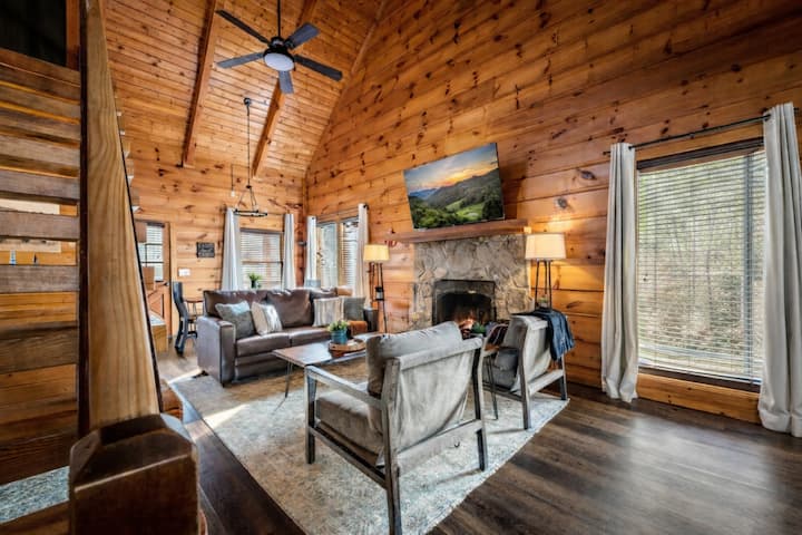 New! Peaceful 2br W/hot Tub*firepit*privacy*quiet! - Townsend, TN