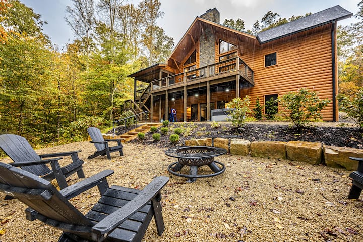 Copper Cliff Cabin | Hot Tub • Luxury Retreat - Indiana