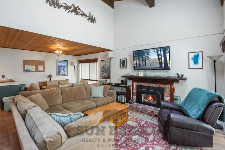 Spacious Four-bedroom Condo W Summer Pool (Fp1-78) - Carson City, NV