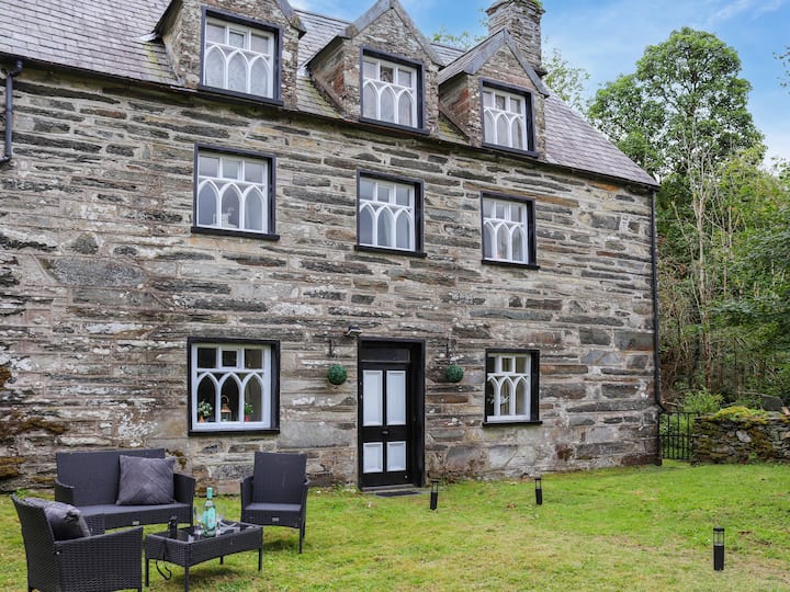Cynfal Fawr Farmhouse - Portmeirion