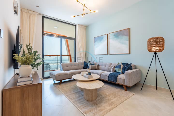 Spacious Balcony W/ Creek Views, Near To Stadium - Dubai