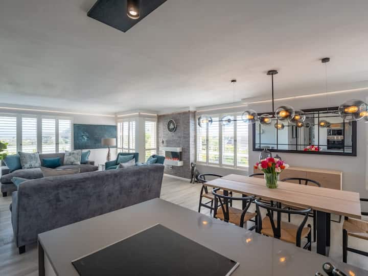 Laridae Luxe | 3bd Central Apt W. Pool - Plettenberg Bay