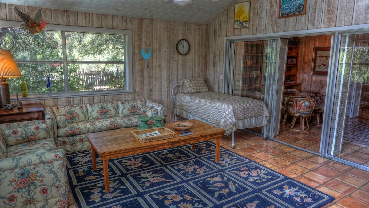 New! Bluebird Hill with Star Suite - Houses for Rent in Utopia, Texas ...