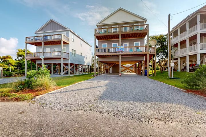 New Management Ocean-view Escape Balcony, Hot Tub - Topsail Island, NC
