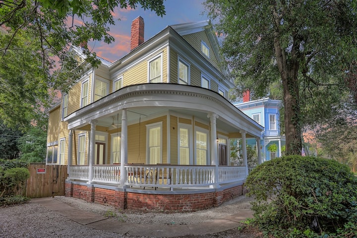 Historic Victorian | Firepit L Walk To Forsyth - Savannah, GA