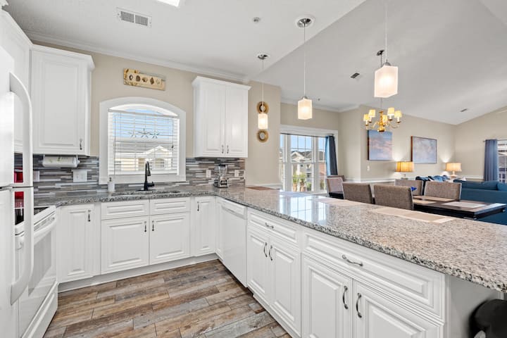 Myrtlewood End Unit Views, Vibes And Vacations! - Myrtle Beach, SC
