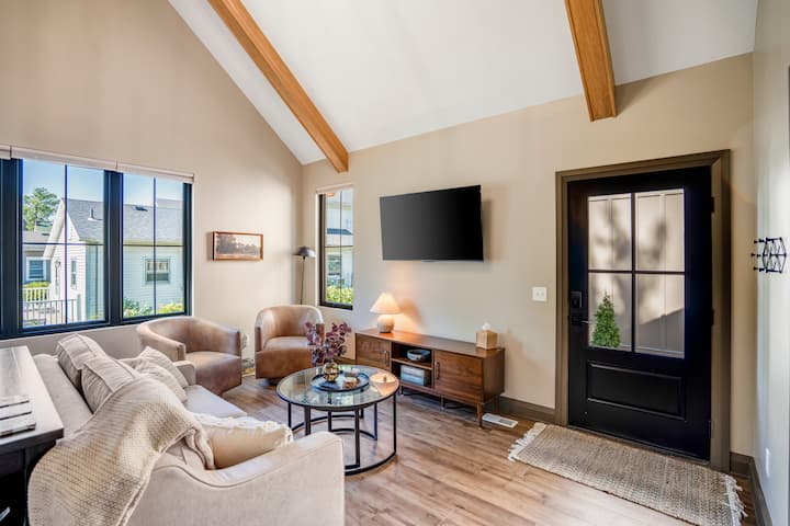 New Unique Tiny Home Near Bgsu - Walk To Downtown - Bowling Green, OH