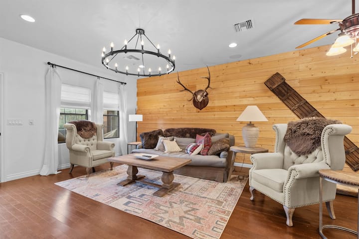 Relaxing Condo: 3 Suites, 2 Fireplaces, Soaking Tu - Pinetop-Lakeside, AZ