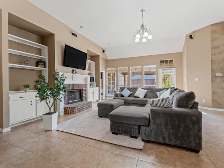 1 Story Retreat W/ Heated Pool - Allen, TX