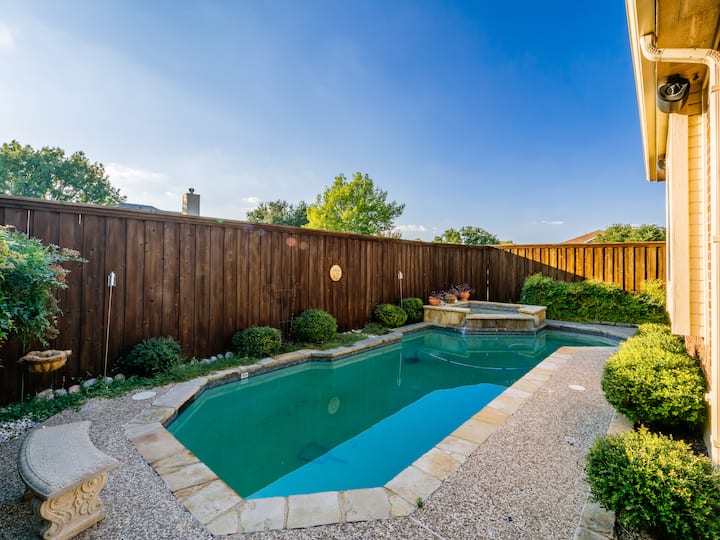 1 Story Retreat W/ Pool&spacious - Allen, TX