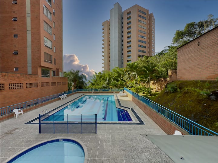 1br • Av. Las Palmas • Av. Superior • El Poblado - Medellín, Colombia