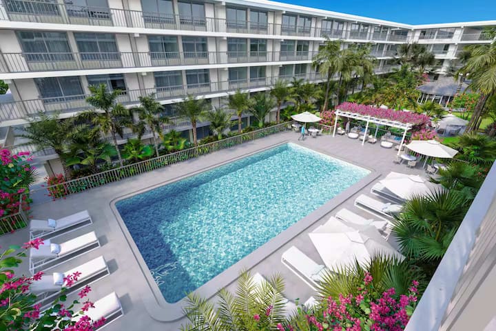 Premier Location + Pool, Gym & Free Parking - The Land, Orlando