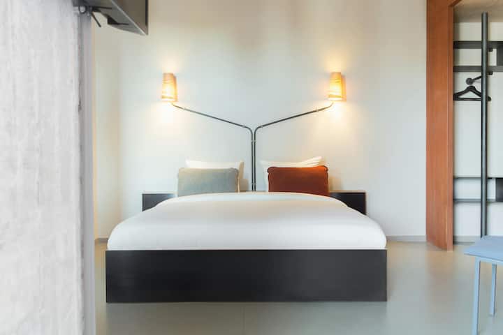 Room At Volkshotel With Underground Sound Bar - Amsterdam