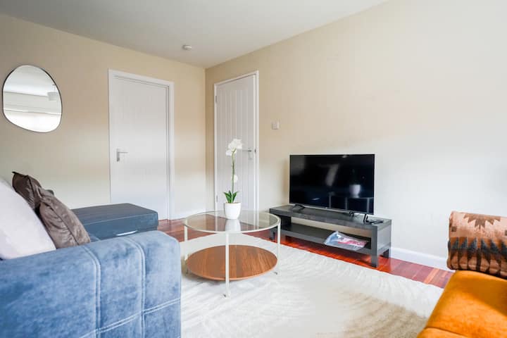 Cosy Modern House In Livingston - Livingston