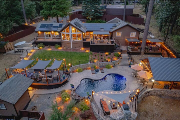 Pool • Hot Tub • Movie Theater • Games • 3 Decks - Foresthill, CA