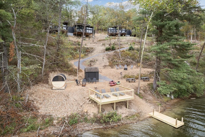 Exhale | Romantic Lakefront Chalet W/ Hot Tub - Estados Unidos