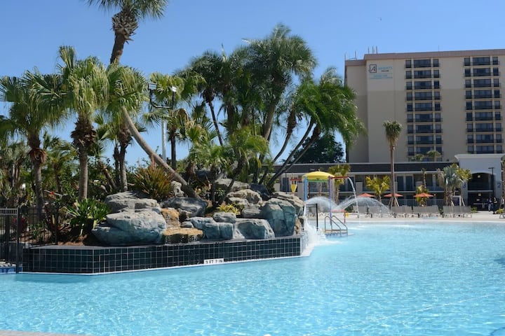 2 Queens | Wyndham I-drive Avanti | Tower Views - Orlando, FL