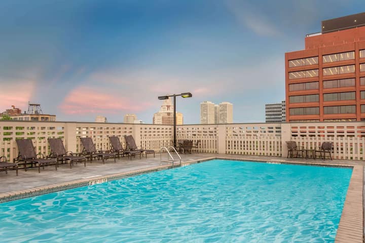 Wyndham Philadelphia | 2 Queen Deluxe Room - Philadelphia, PA