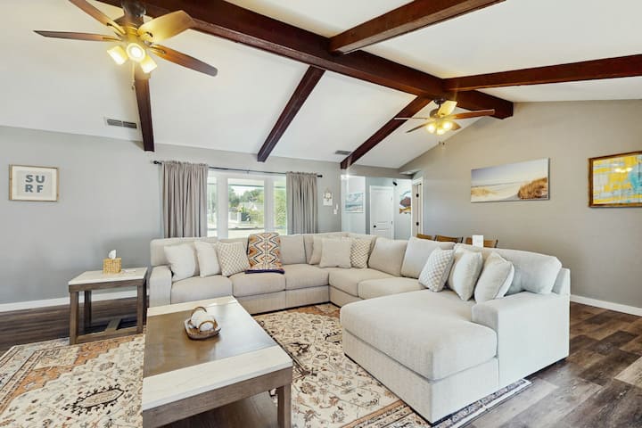 4br Modern Home With Bbq, Patio & Ping-pong Table - Corpus Christi, TX