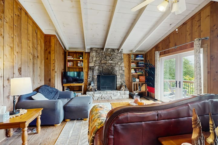 3br Cabin W/mountain Views, Fire Pit & Wifi - Beech Mountain, NC