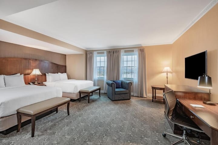 2 Queen Room | Americus Hotel | Near Ppl Center - Allentown, PA