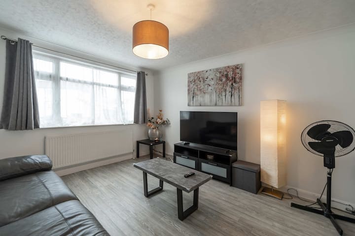 Spacious 2 Bedroom House In Kingsbury Nw London - Harrow