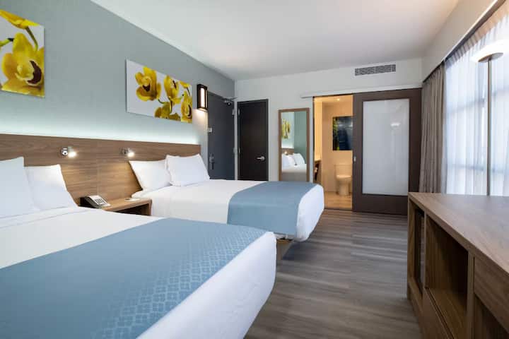 2 Double Beds | Wingate Lic | Family Nyc Stay - New York City